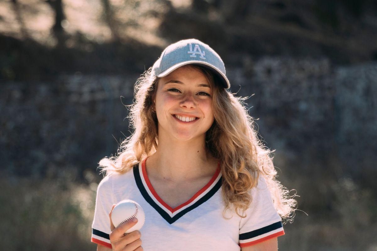 Las cinco gorras para mujer que combinan estilo y comodidad este verano