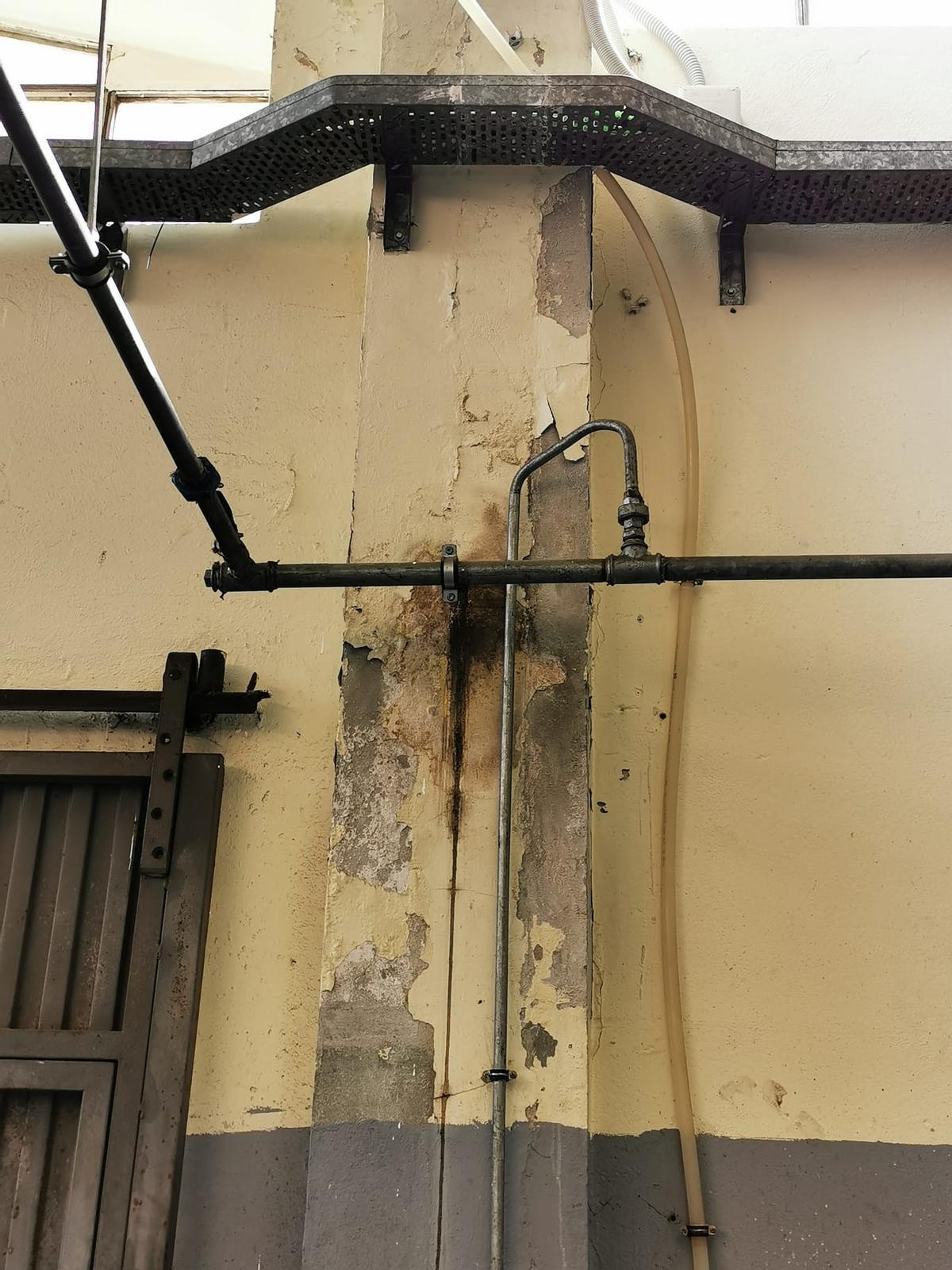 Los desperfectos en el interior del IES Fernández Vallín, en imágenes