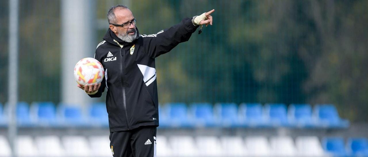 Cervera, entrenador del Real Oviedo: "Espero que Bastón este en el ...