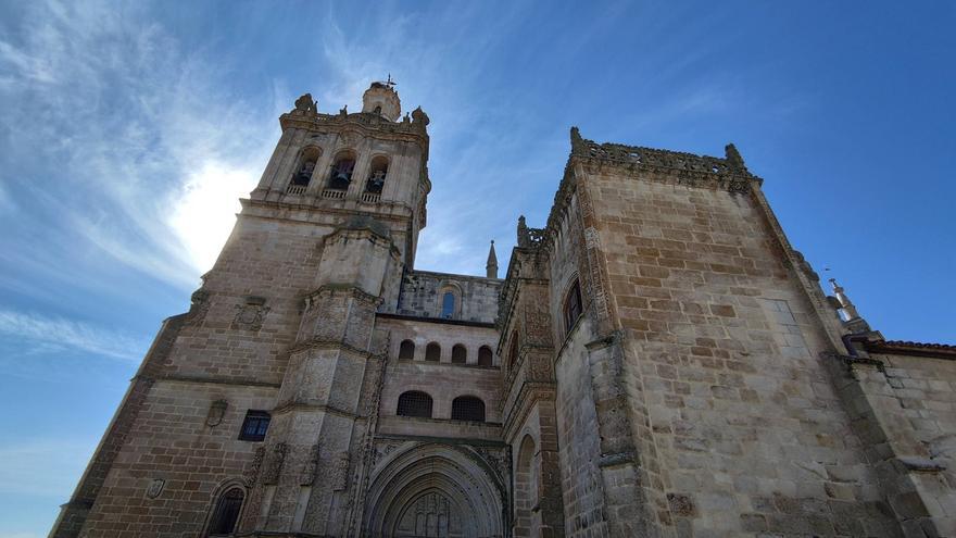 La diócesis impulsa la promoción de la Catedral de Coria con un nuevo ...