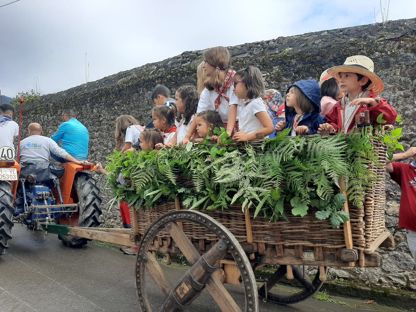 Benia de Onís se va la hierba: todas las imágenes de la Fiesta del ...
