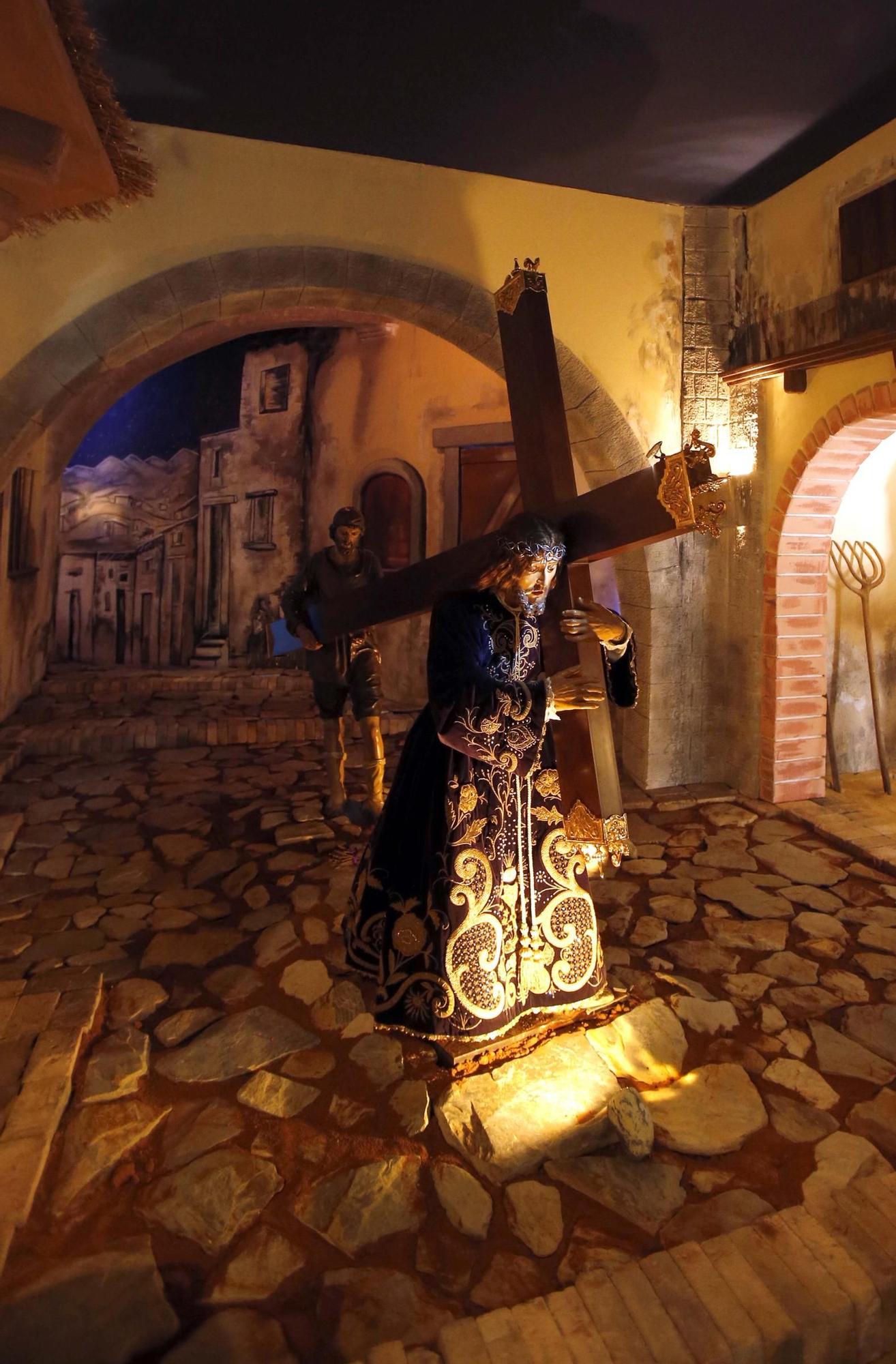 La otra Semana Santa: las imágenes más impactantes de los doseles de Alzira