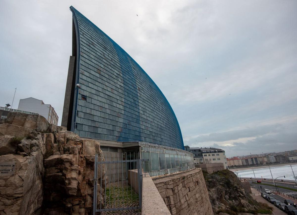 MUSEOS A CORUÑA El precio de reparar la fachada de la Domus de A Coruña