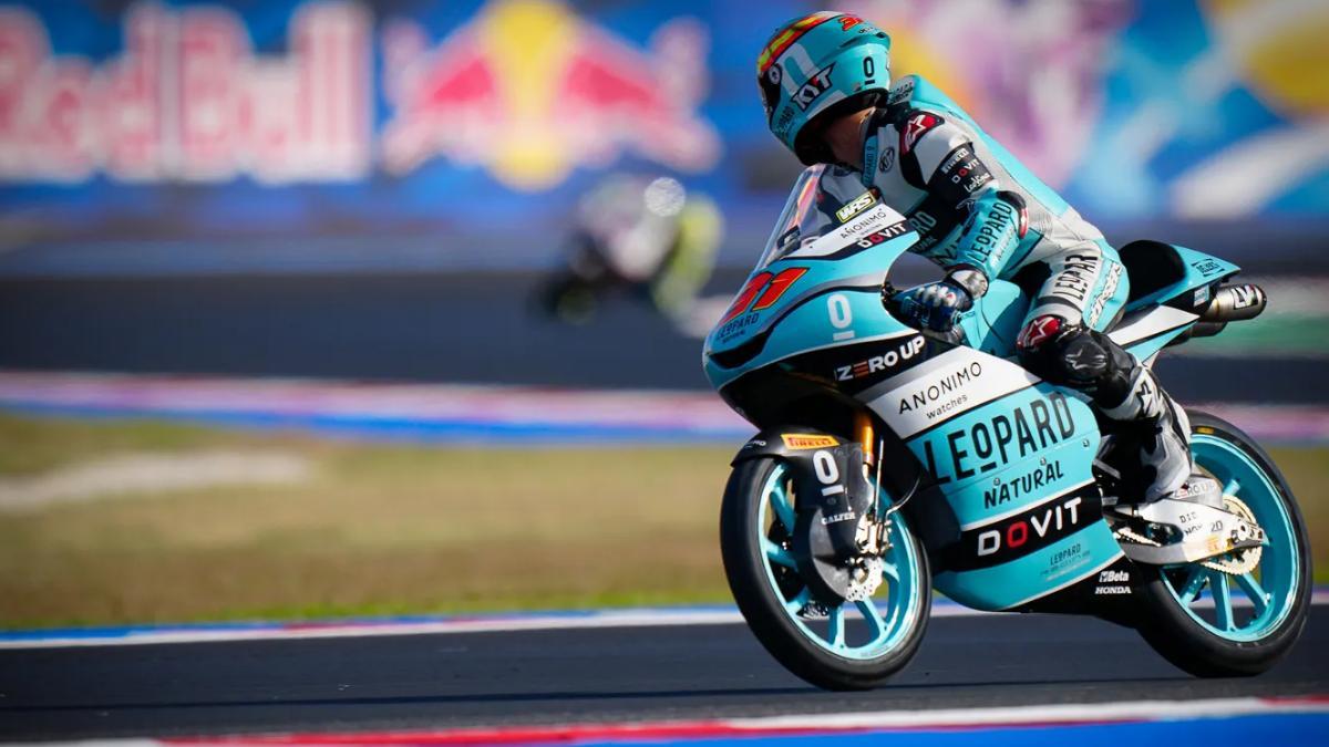 Adrián Fernández marcar el ritmo en Moto3