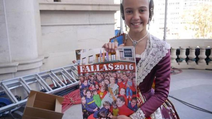 Sofía Soler fue la primera en disfrutar del Extra Fallas - Levante-EMV