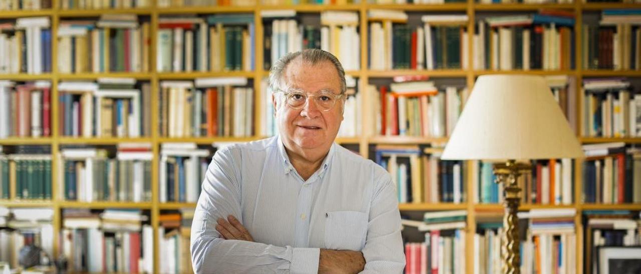 Loa académica al poeta Jaime Siles