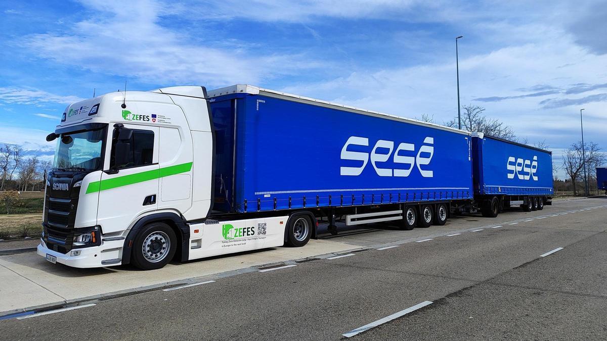 TRANSPORT | Un duotràiler elèctric comença a fer proves de circulació ...