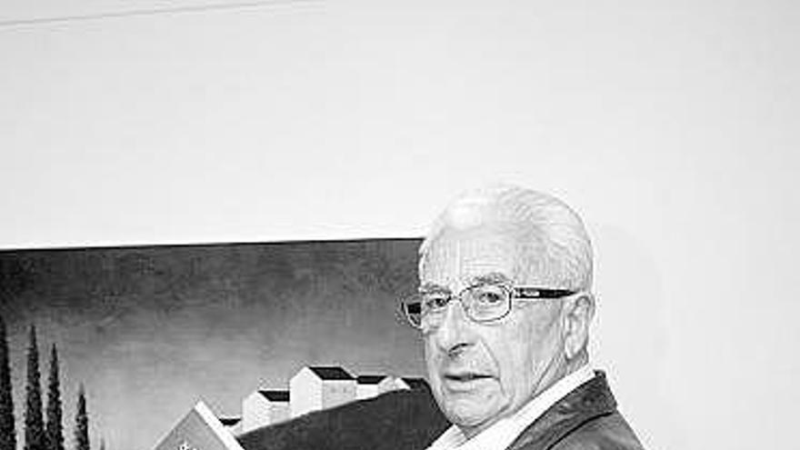 «El libro va dirigido a los montañeros con experiencia»