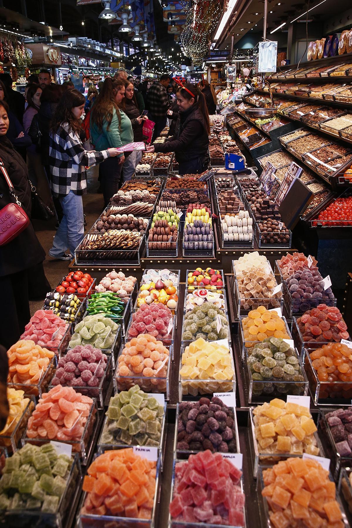 Compras de última hora en los mercados por Navidad | FOTOS