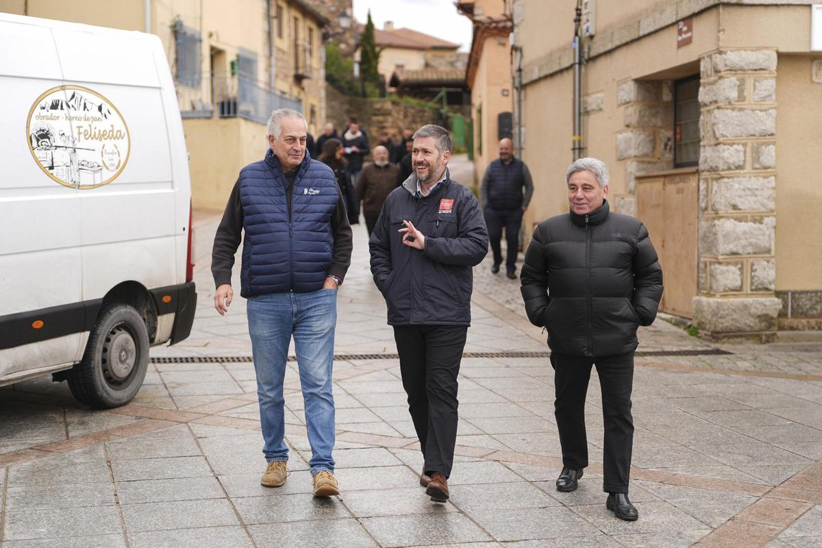 Nuevas marquesinas con calefacción en tres pueblos de la sierra de Madrid