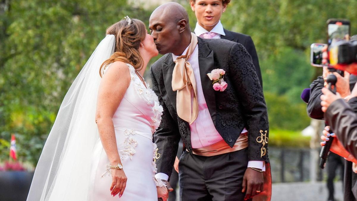 La boda de la princesa Marta Luisa de Noruega y el chamán Durek Verrett ...