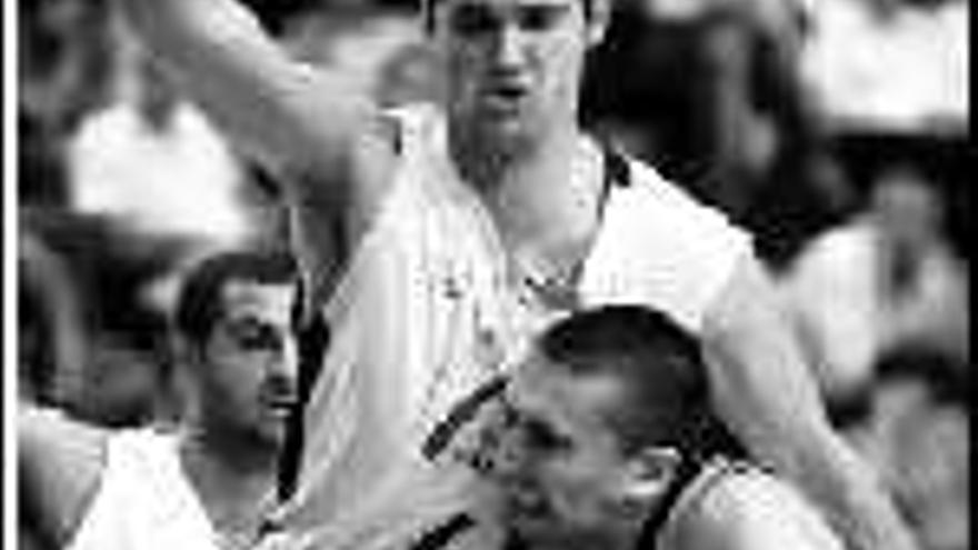 Sundov lidera el porcentaje de triples en la Liga ACB