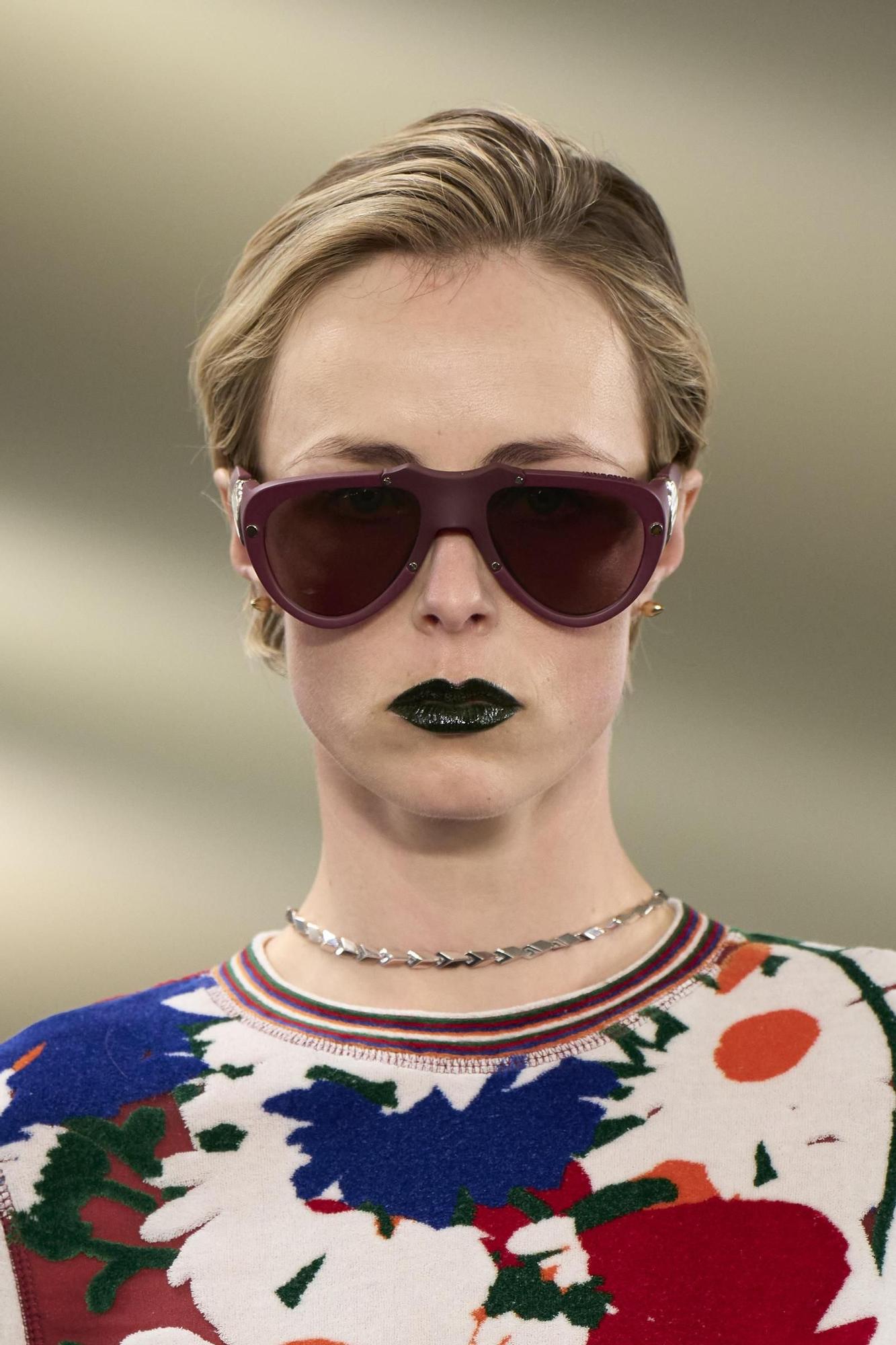 PINTALABIOS OSCURO | Los labios de color verde (con gloss) son la ...