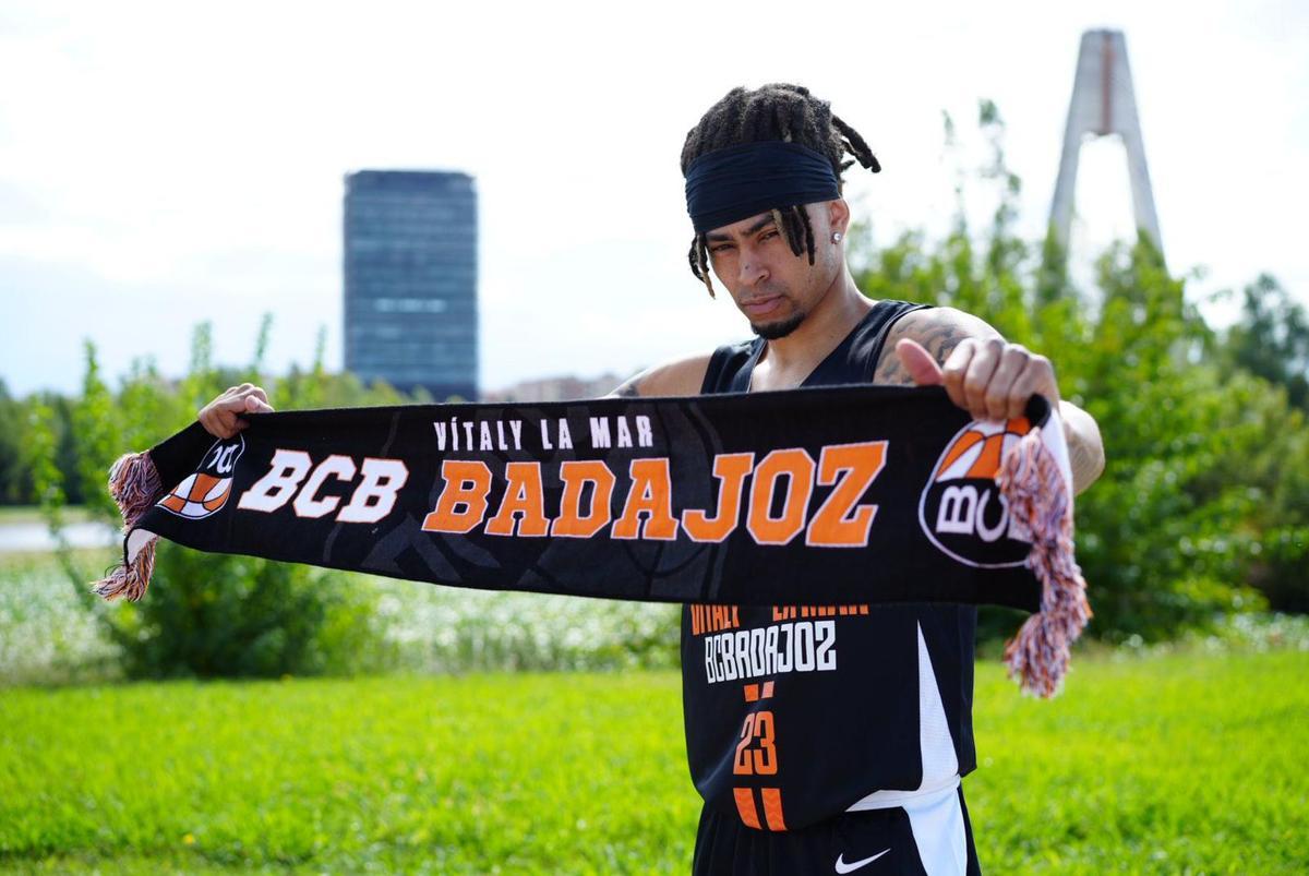 El BCB pierde por lesión a David Mejía y ficha a Isaiah Willis