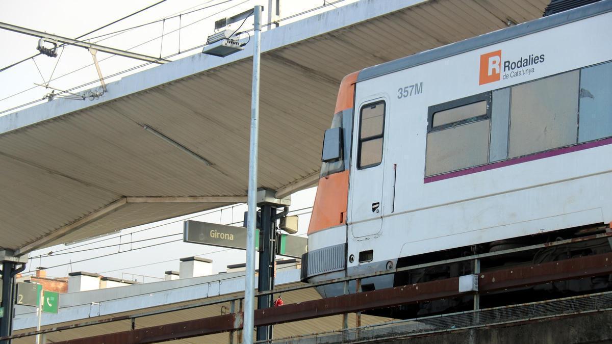Interrompuda la circulació de trens de l'R11 entre Girona i Figueres ...