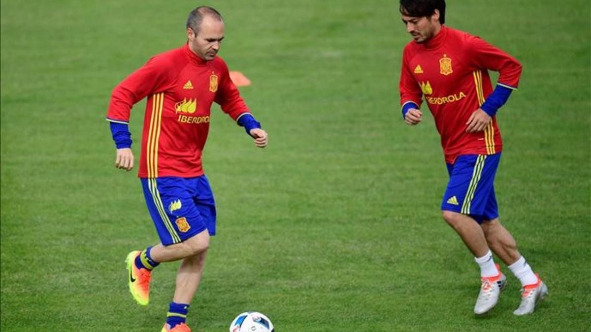 Silva: "Iniesta está un nivel increíble"