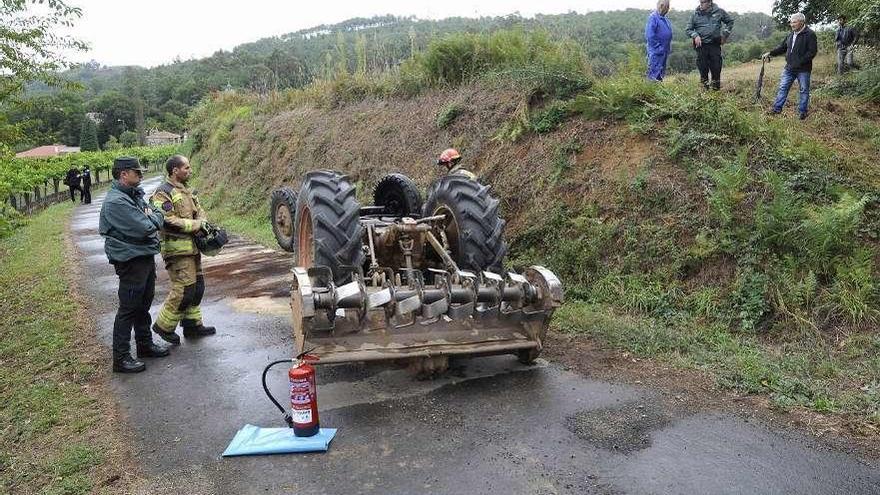 Fallece un octogenario tras volcar su tractor cuando se dirigía a su ...