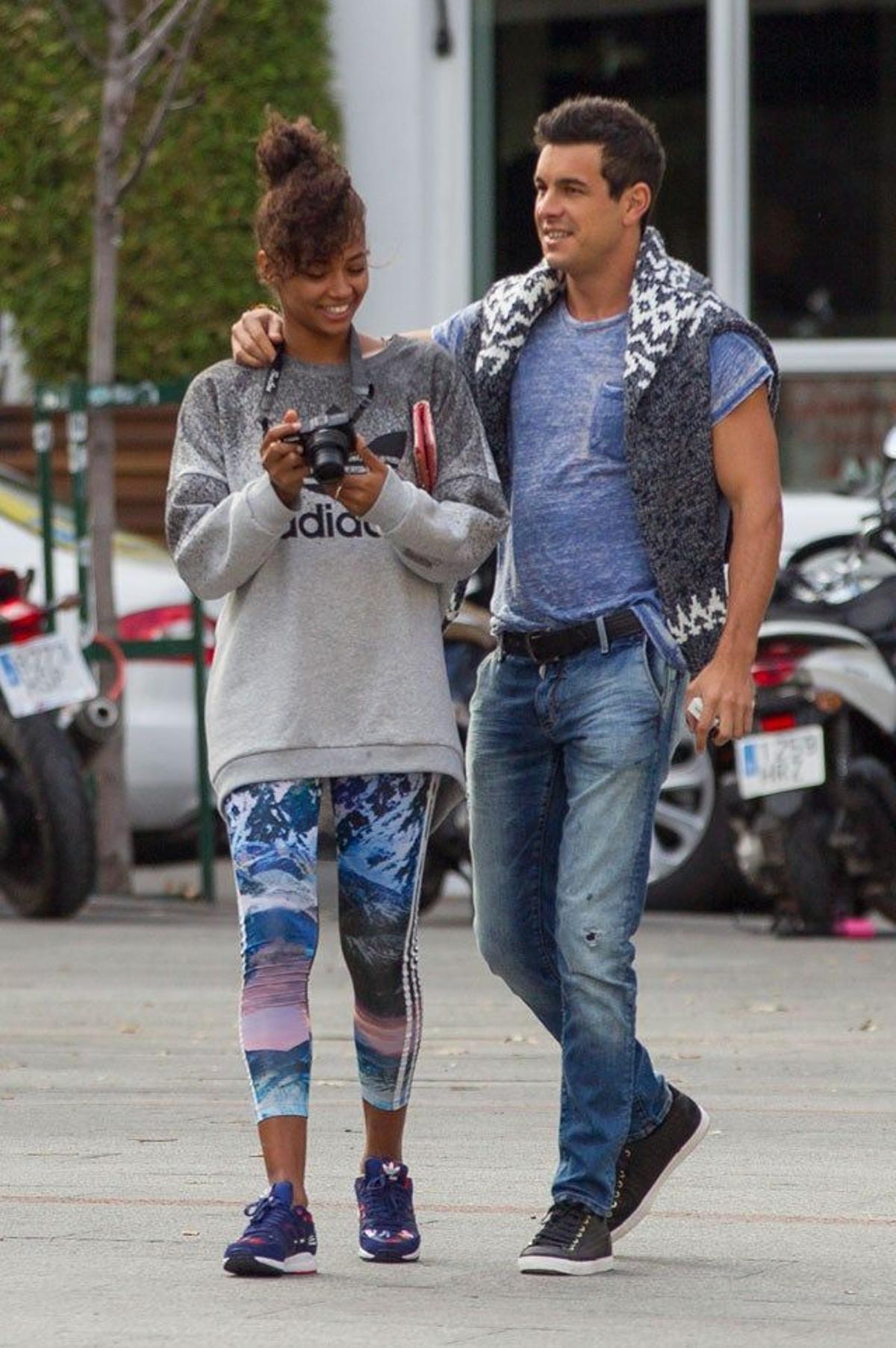 Mario Casas y Berta Vázquez, dos tortolitos por Madrid - Cuore