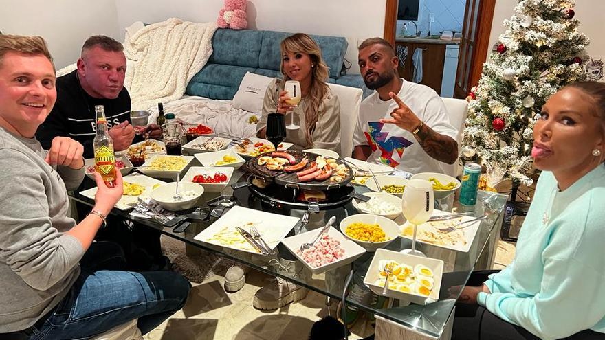 "Goodbye Deutschland": So feiern Steff Jerkel, Caro und Andreas Robens ...