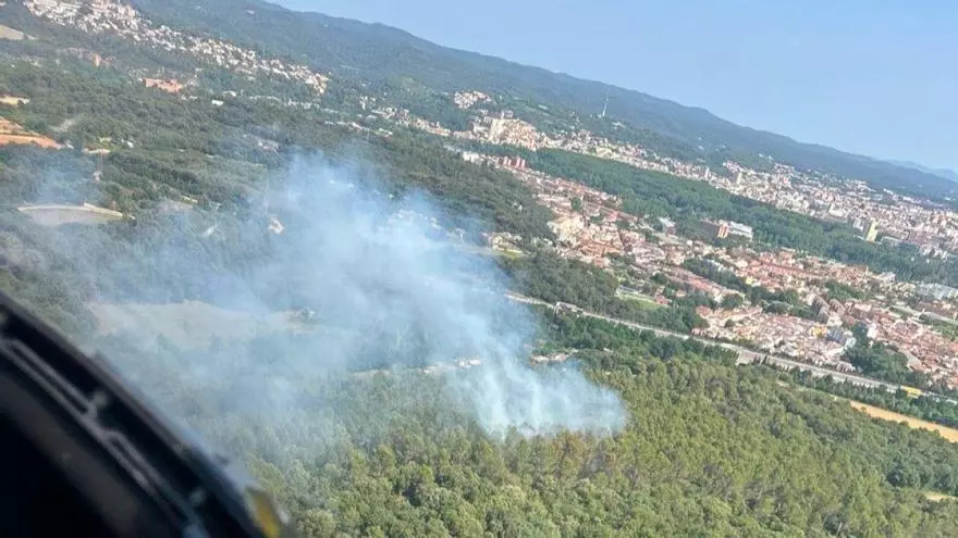 Nou incendi al bloc ocupat ronda Fabra i Puig de Girona
