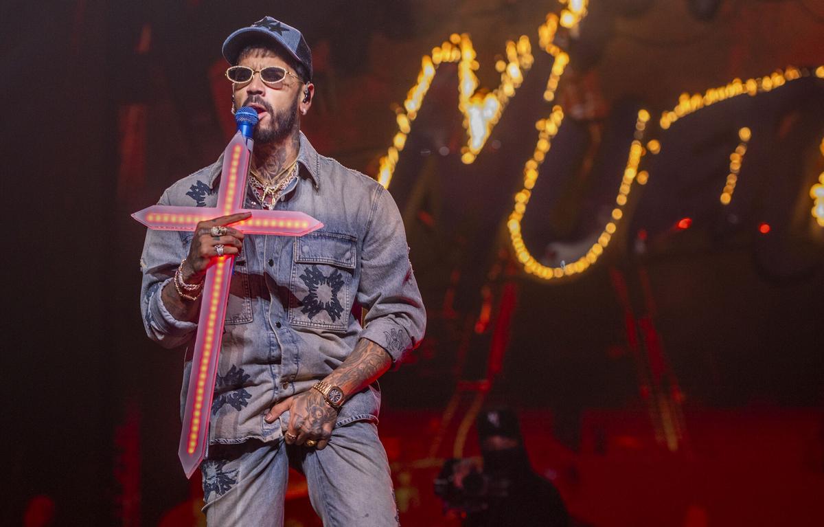 Anuel AA, un villano fulminado por el reloj y el Sant Jordi