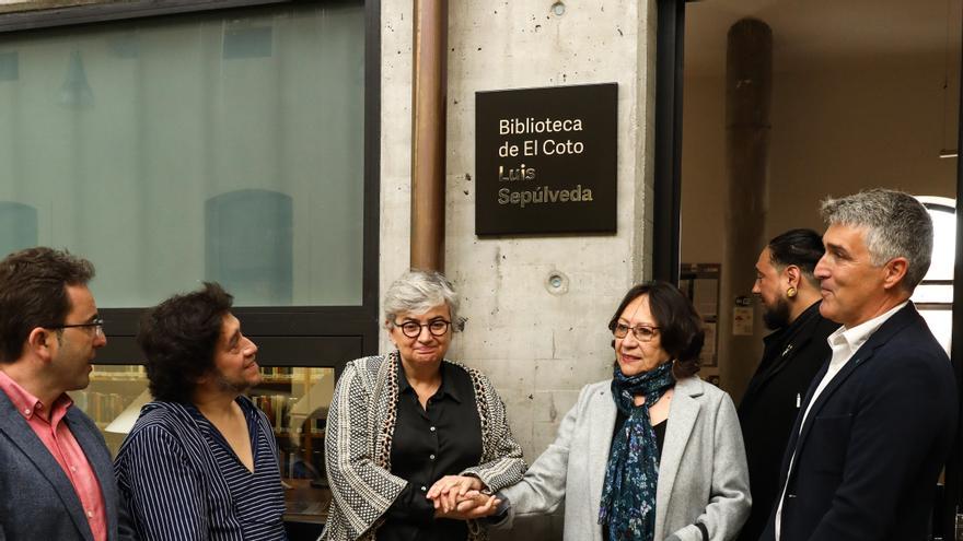 La viuda de Sepúlveda quiere que los papeles del escritor queden en ...