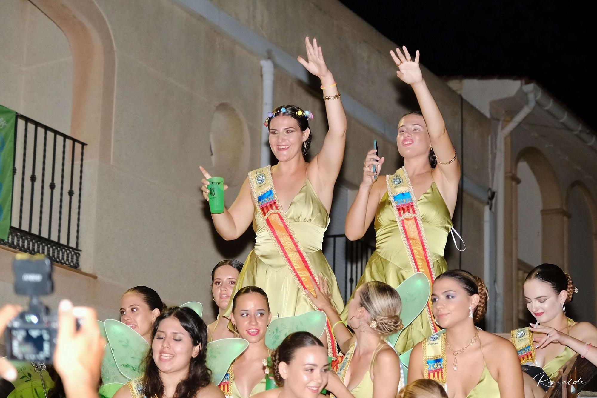 Cabalgata de disfraces en las fiestas de Xeresa