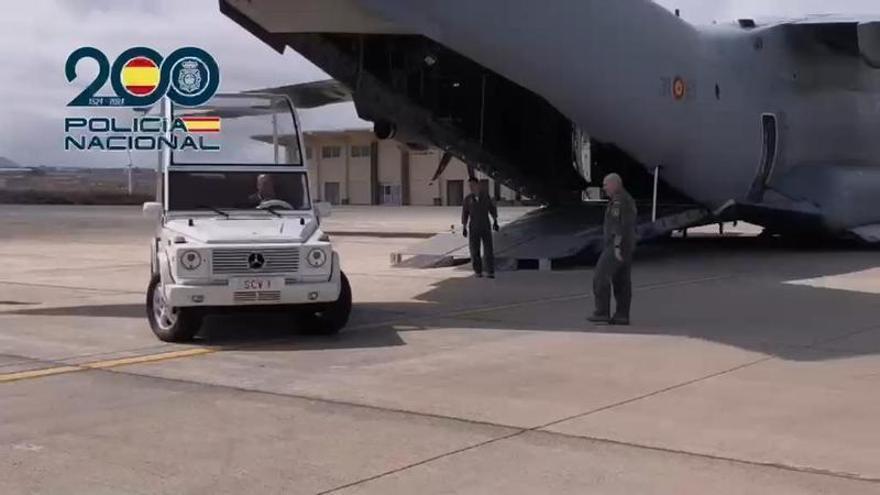 La Policía Nacional escolta al papamóvil