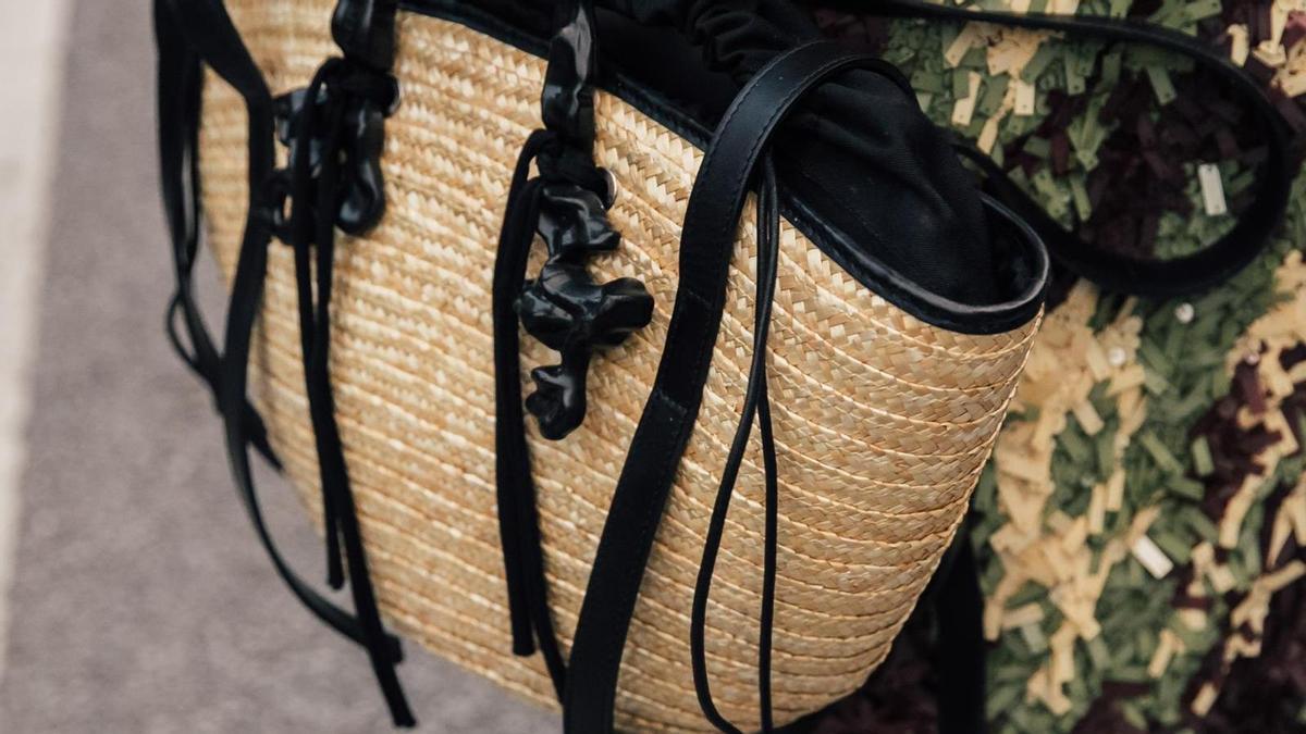 BOLSOS DE RAFIA BARATOS MANGO OUTLET | Se venden cada minuto: 5 bolsos ...