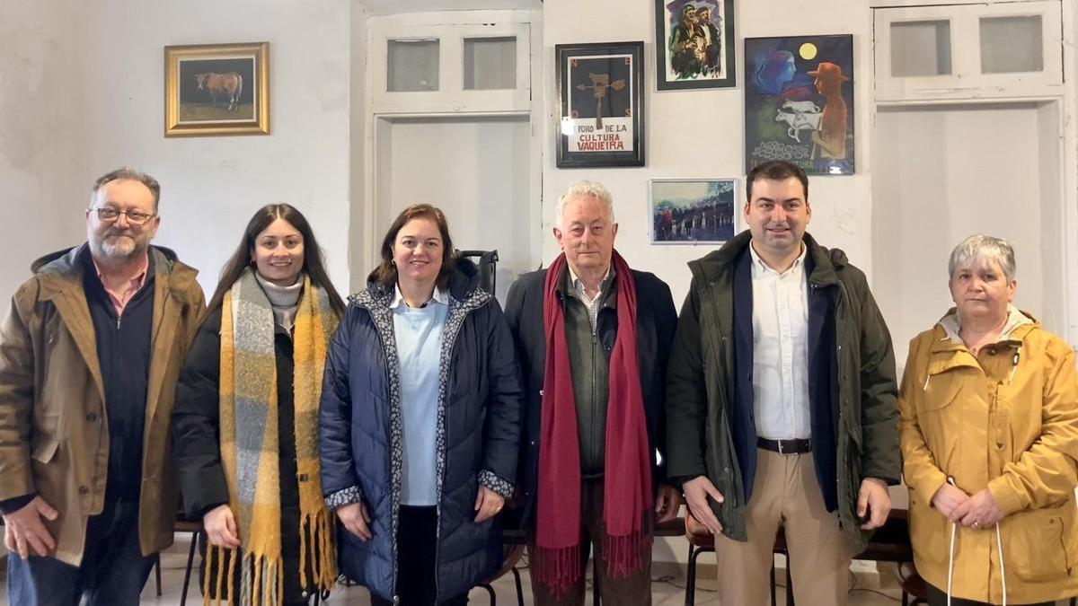 Cuarenta apellidos vaqueiros a debate en el Pevidal: así fue la tercera ...