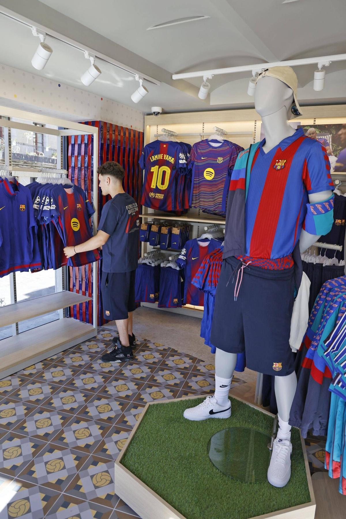 Les imatges de la nova botiga del Barça a Girona
