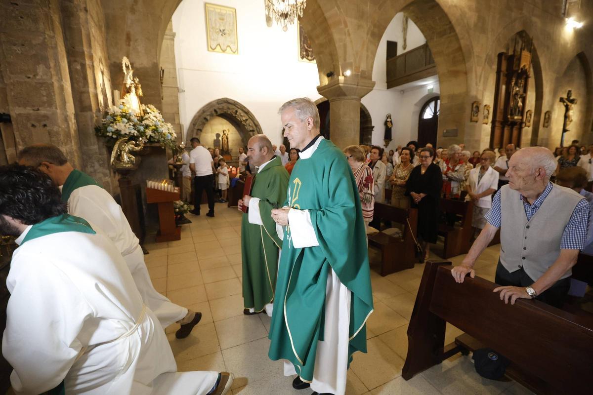 EN IMÁGENES: La toma de posesión del nuevo párroco de San Nicolás en ...