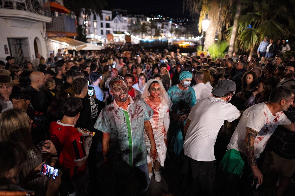 El Zombie Walk recorre las calles de Sitges