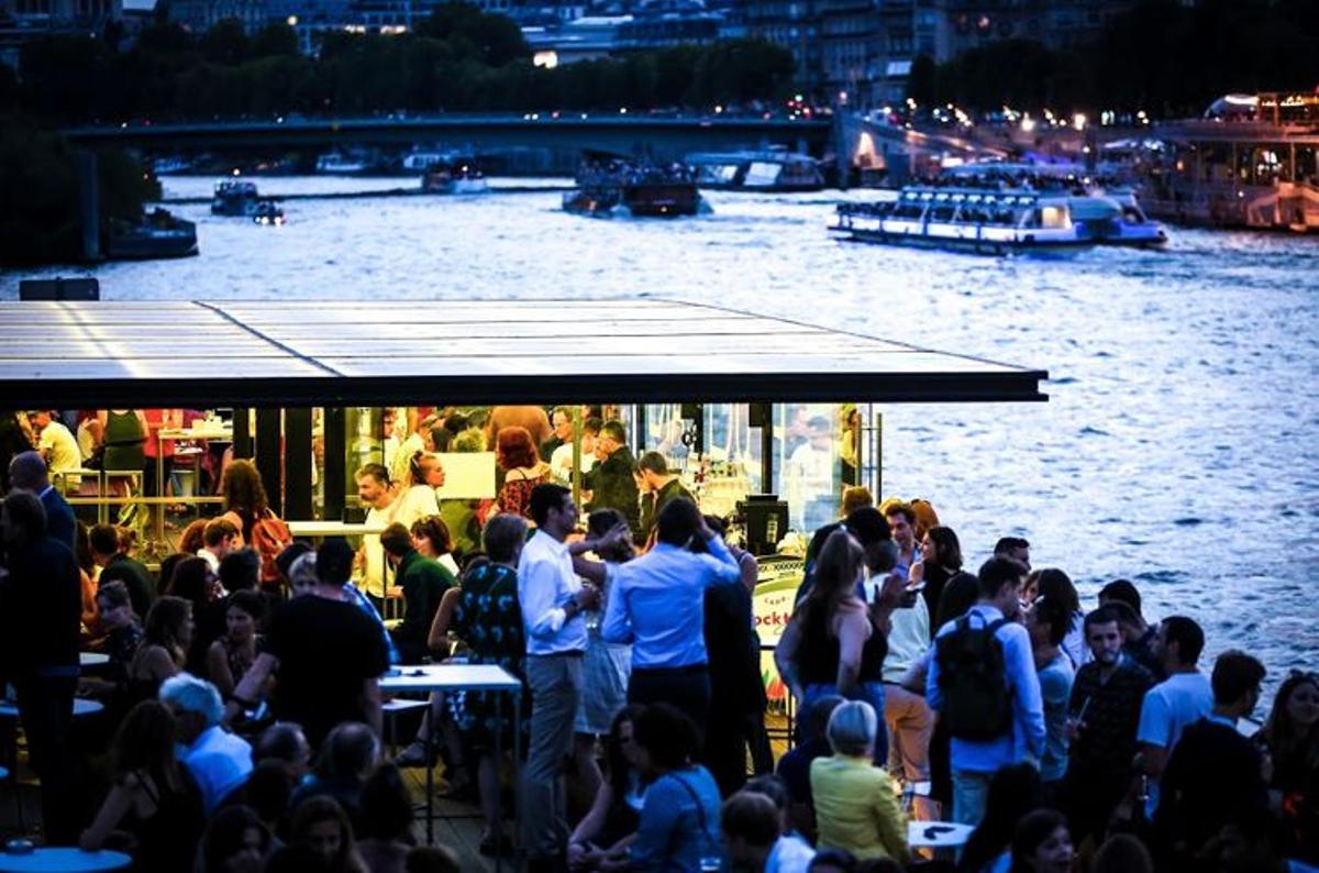 Fluctuart París: el primer museo flotante abre sus puertas a orillas ...