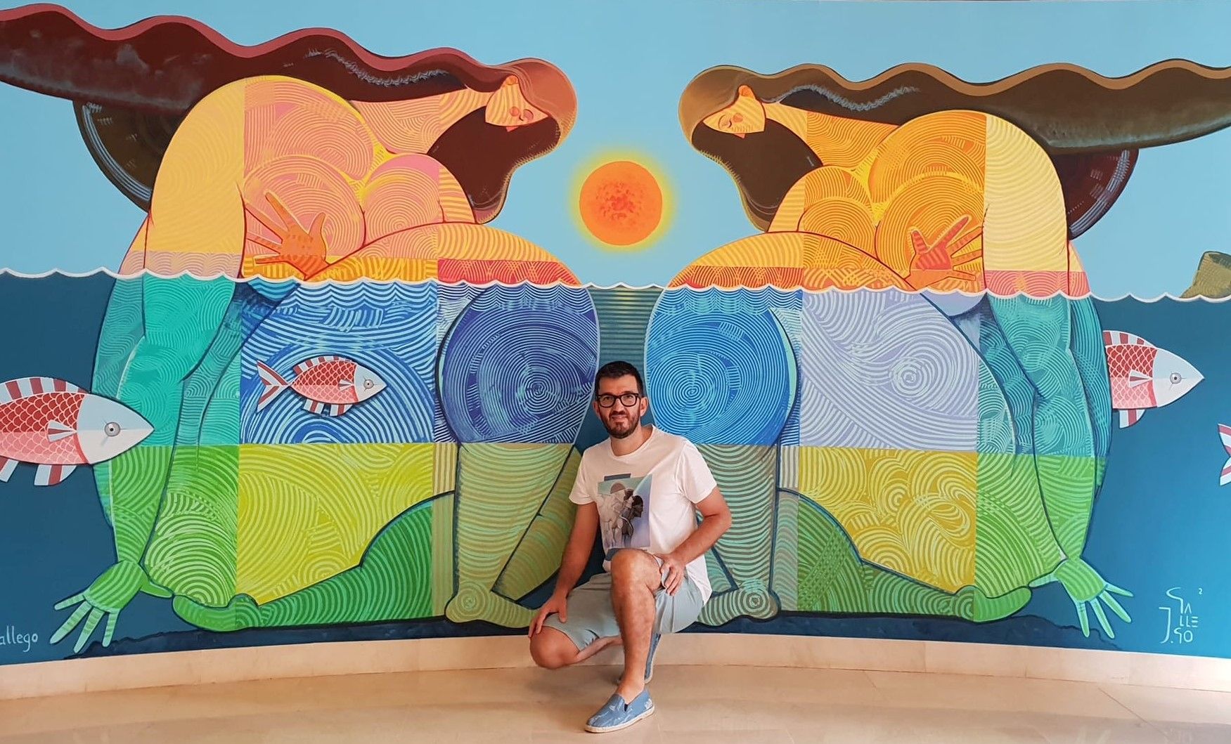 Mural del artista fallero José Gallego en el hotel Benidorm Plaza