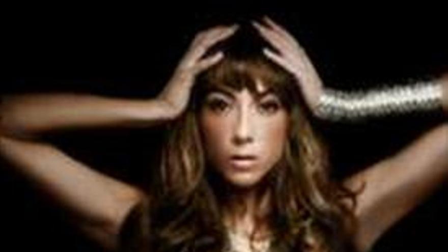 Rebeka Brown y su house, mañana en Almassora