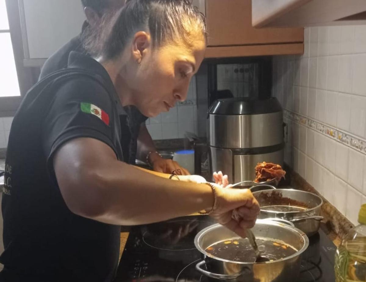 FESTIVAL FOLCLORE INGENIO | Las comidas del mundo dan paso al pasacalle ...