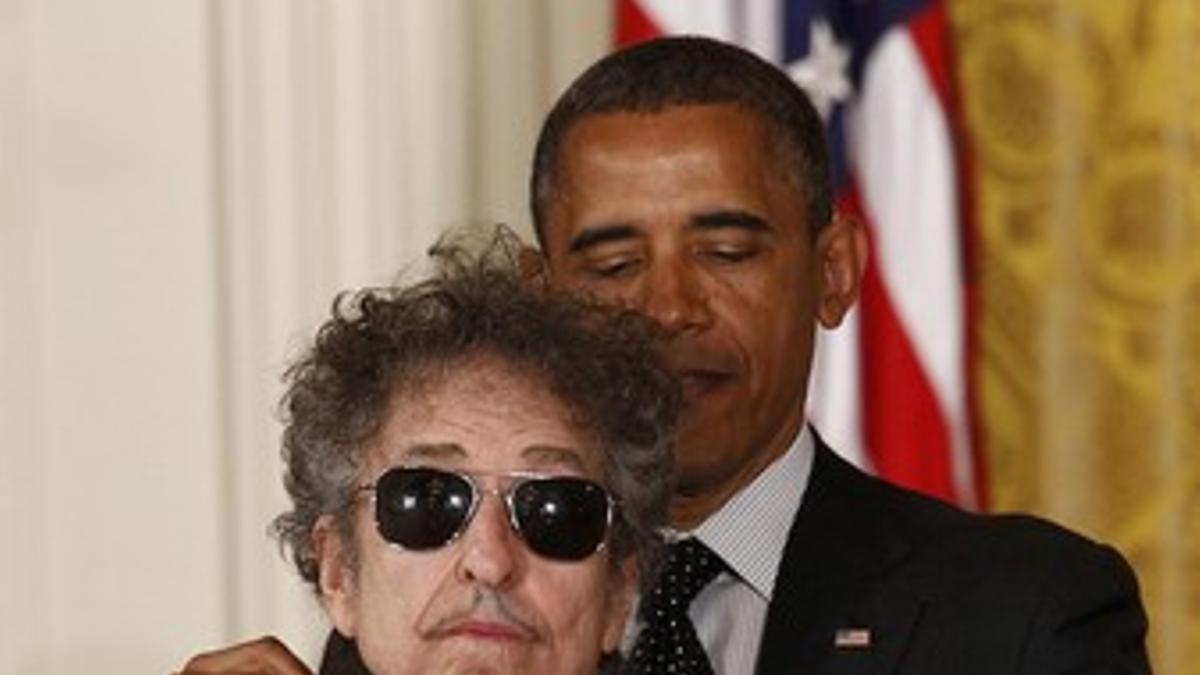 Dylan recibe la Medalla de la Libertad de manos de Obama