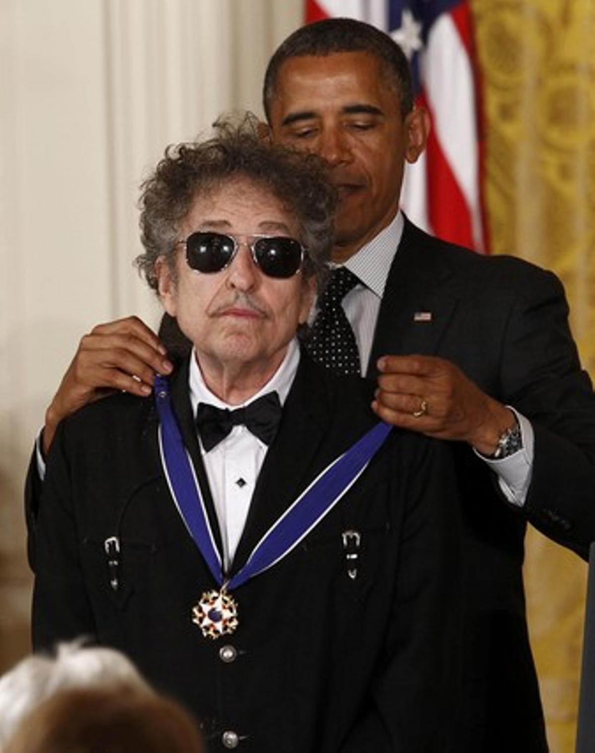 Dylan recibe la Medalla de la Libertad de manos de Obama