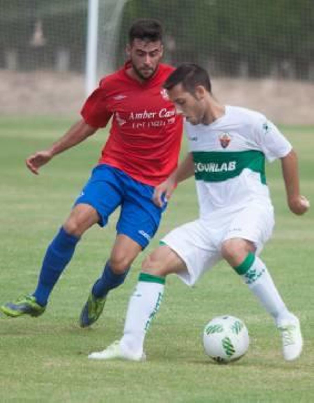 El filial estrena laterales en Almoradí