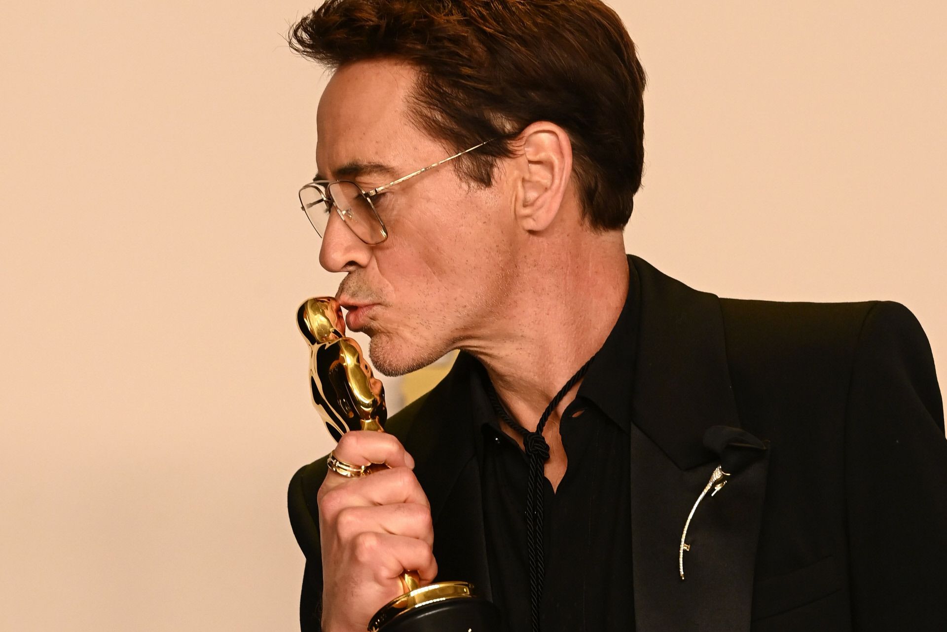 PREMIOS OSCAR: Robert Downey Jr nos pone la carne de gallina con su ...