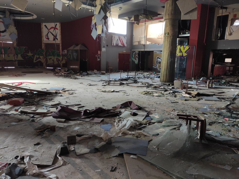 FOTOS | Así está la discoteca Pirámide de Cabanes 20 años después de su ...