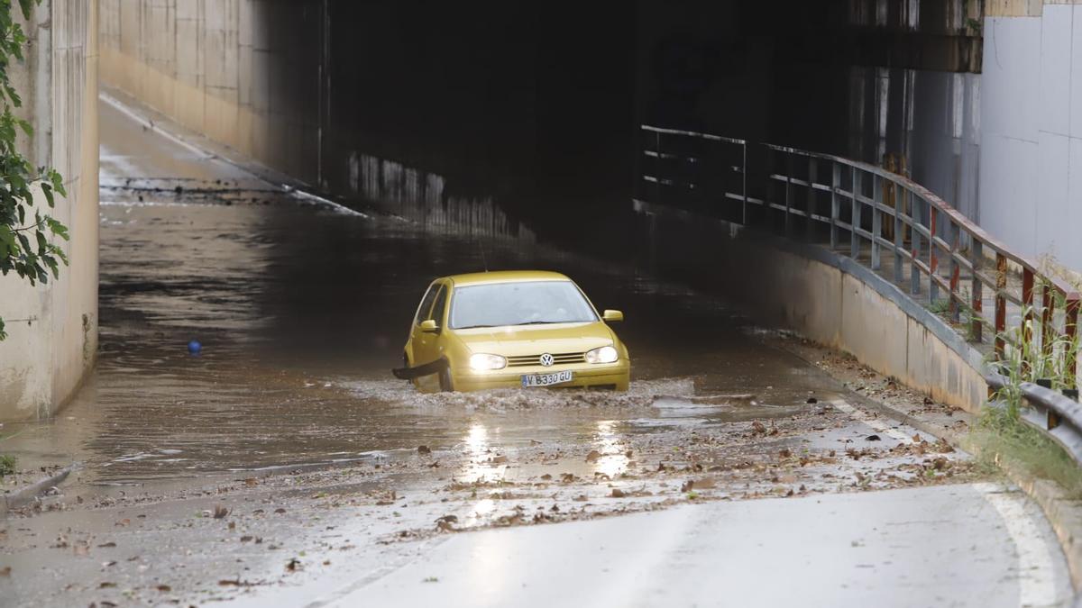 Lluvia torrencial en Valencia: las calles de Xàtiva se inundan tras la ...