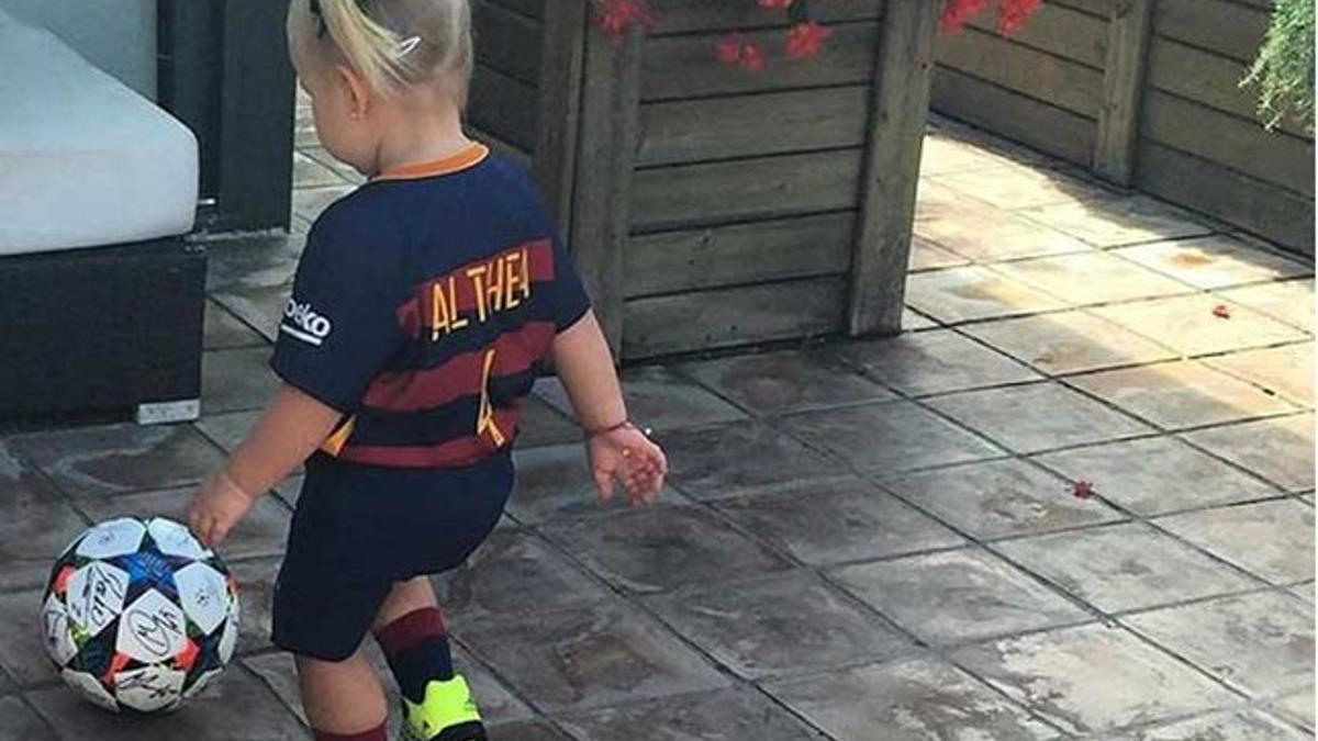 La hija de Rakitic, una culé más