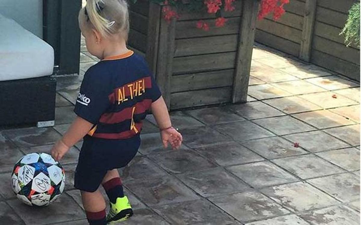 La hija de Rakitic, una culé más