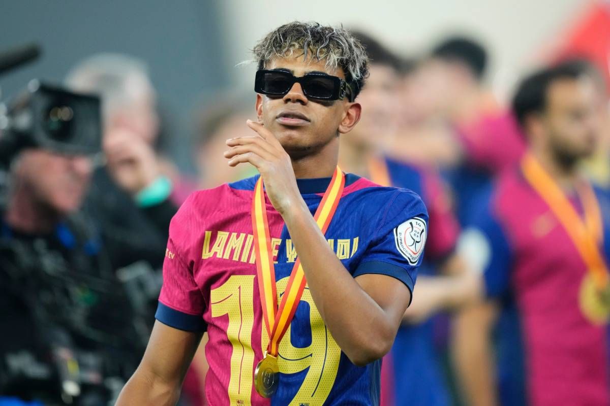 LAMINE YAMAL RAPHINHA GAFAS SOL SUPERCOPA | La bizarra razón por la que ...