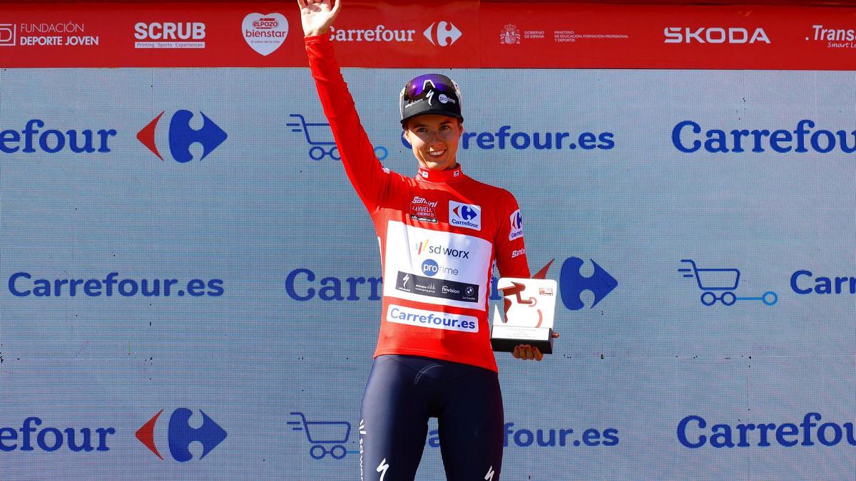 Femke Gerritse es la más rápida en Huesca y se pone líder de la Vuelta