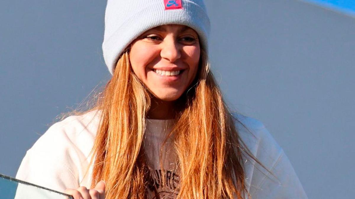 REACCIÓN DE SHAKIRA A LA FOTO DE PIQUÉ | La extraña respuesta de Shakira a la foto de Piqué con ...