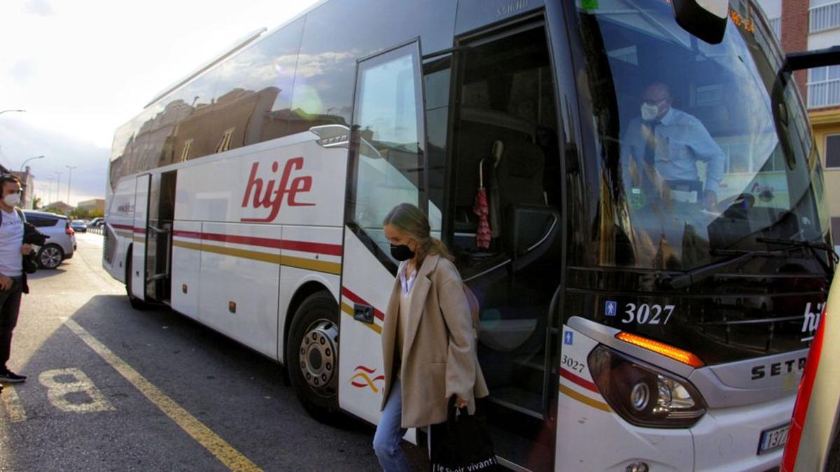 Renfe programa un servicio especial de bus València-Castelló