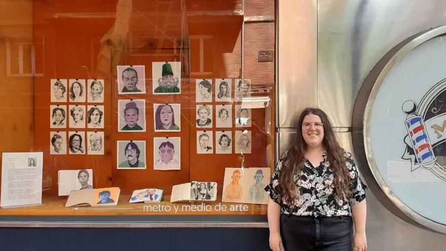 María Suárez expone su obra en el proyecto "Metro y medio de arte"